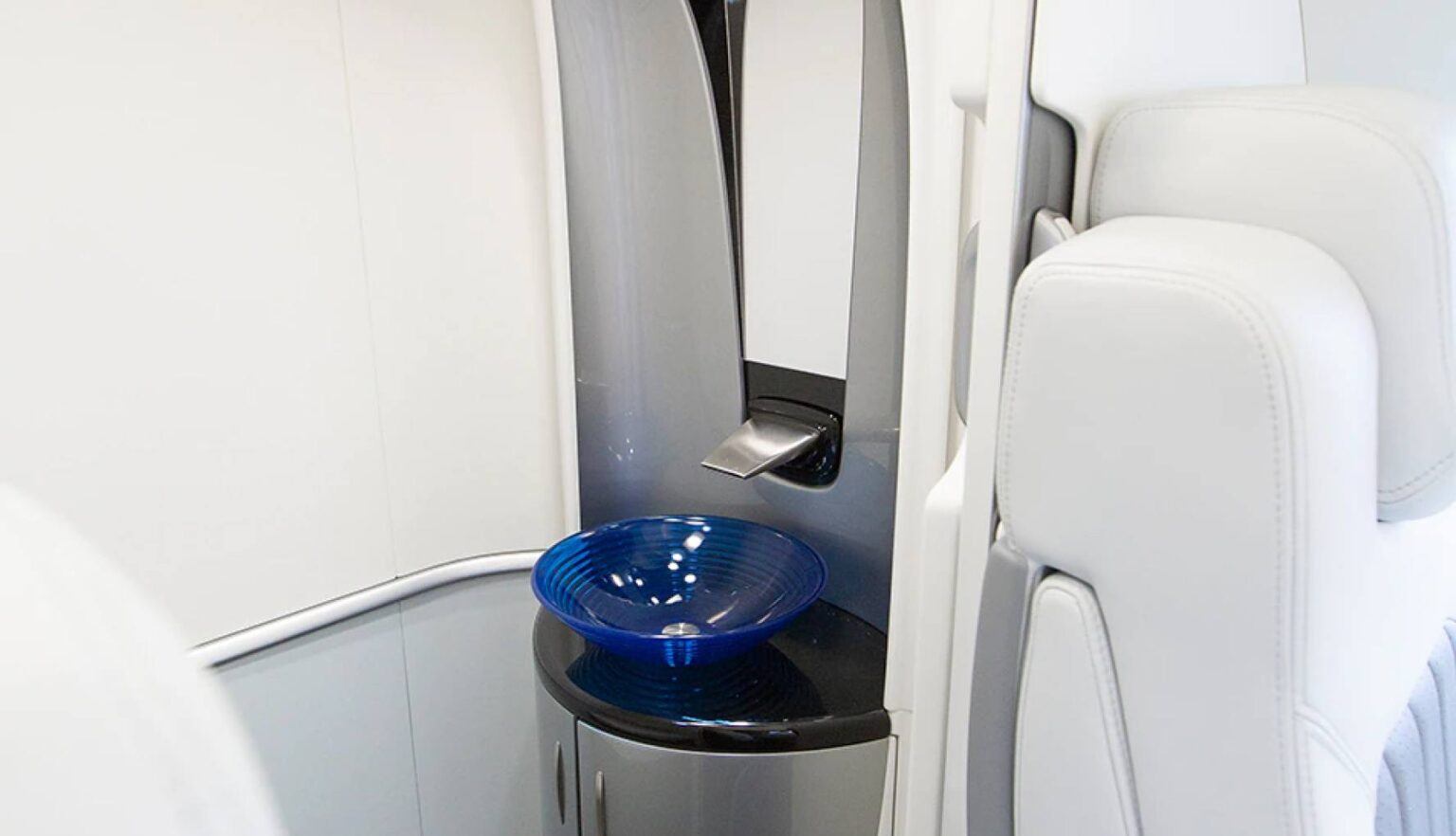 What to expect with a private jet bathroom? Features, amenities, and ...